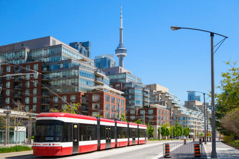 10 reasons why people choose to live in a Toronto condo